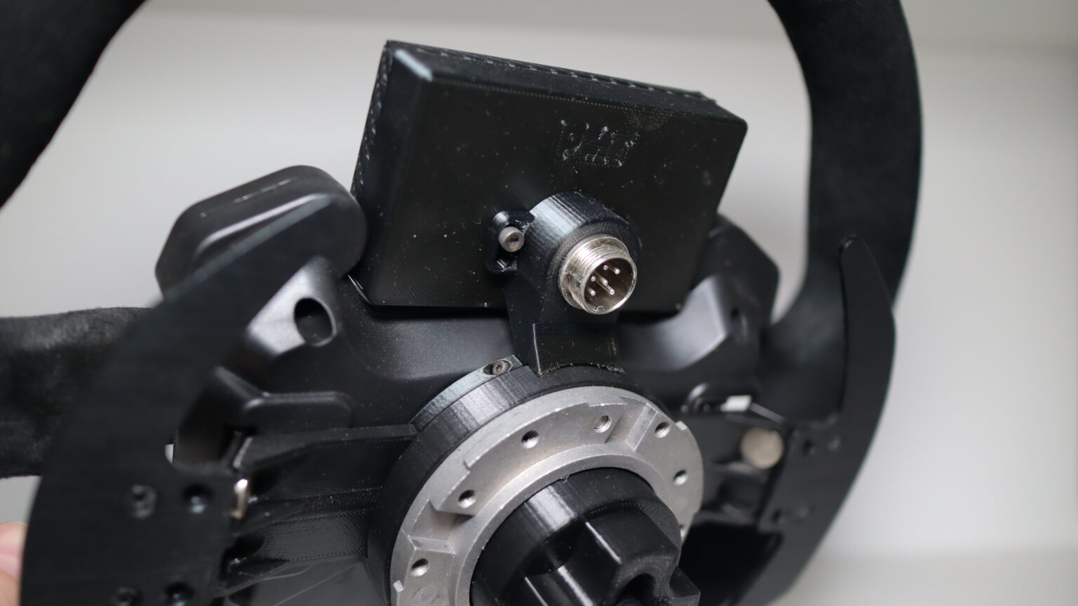 Thrustmaster Wheels Nextion Display addon (3d files) - Peter Makes Things